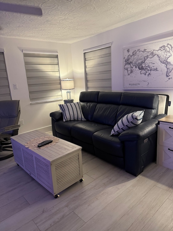 Beautiful Beach House Getaway - New Port Richey, FL