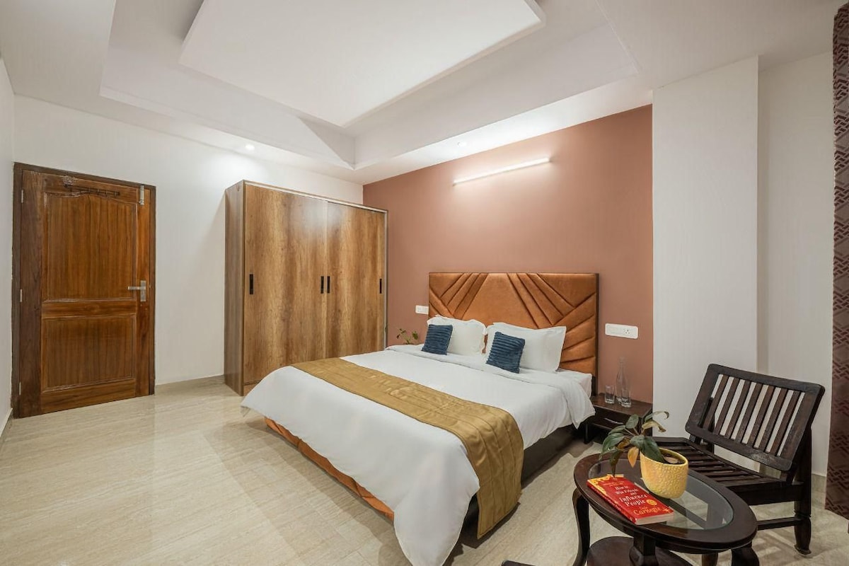 The Colonial Abode 3 BHK | Wi-Fi