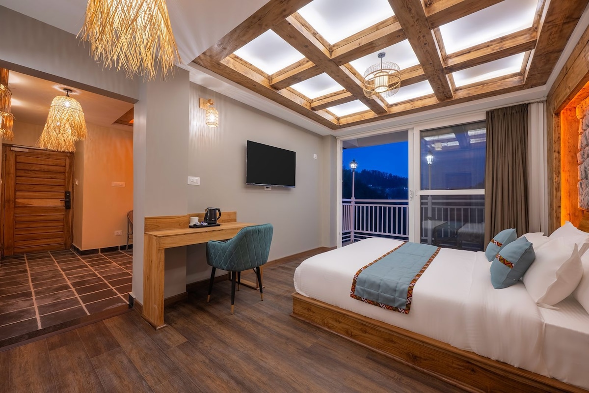 Myst Room with Jacuzzi and Balcony | Wi-Fi