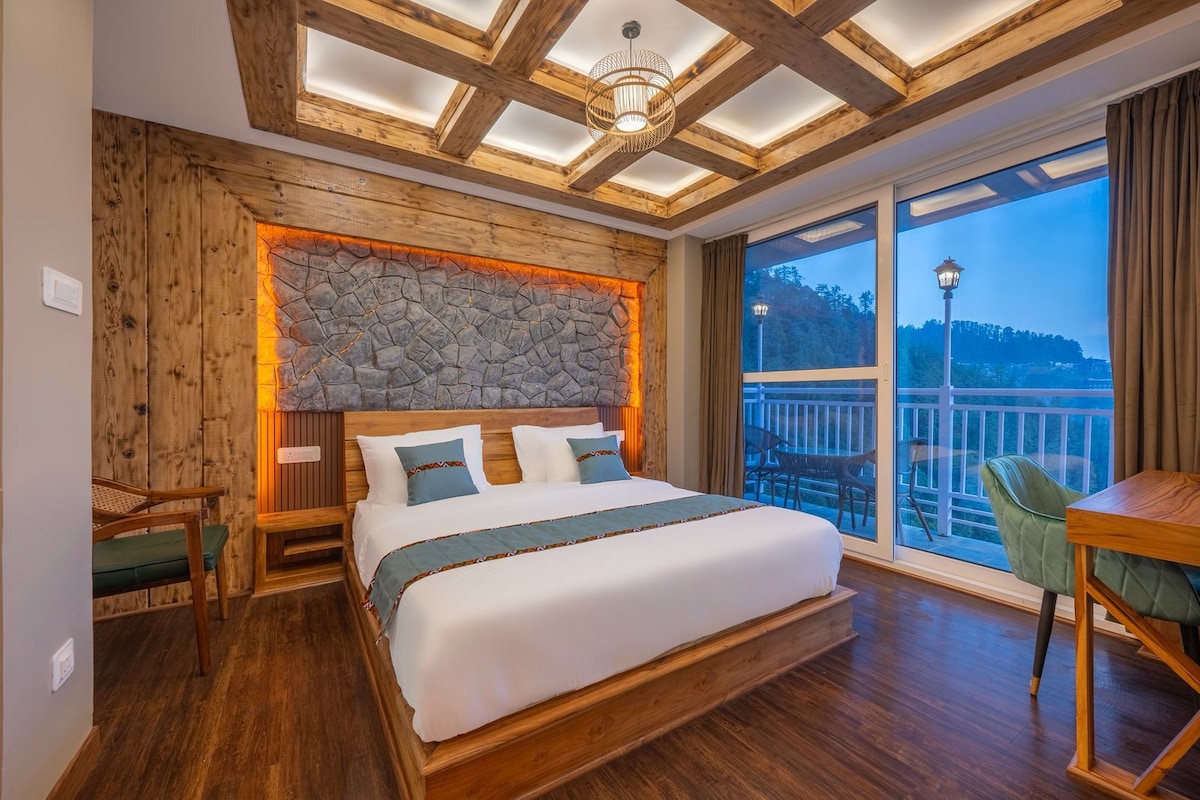 Luna Room with Jacuzzi and Balcony | Wi-Fi