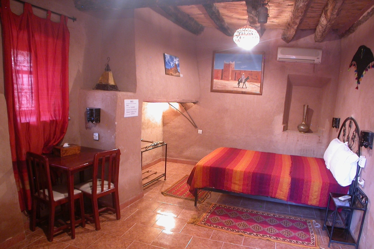 Quarto casal standard | Escrivaninha, Wi-Fi de cortesia