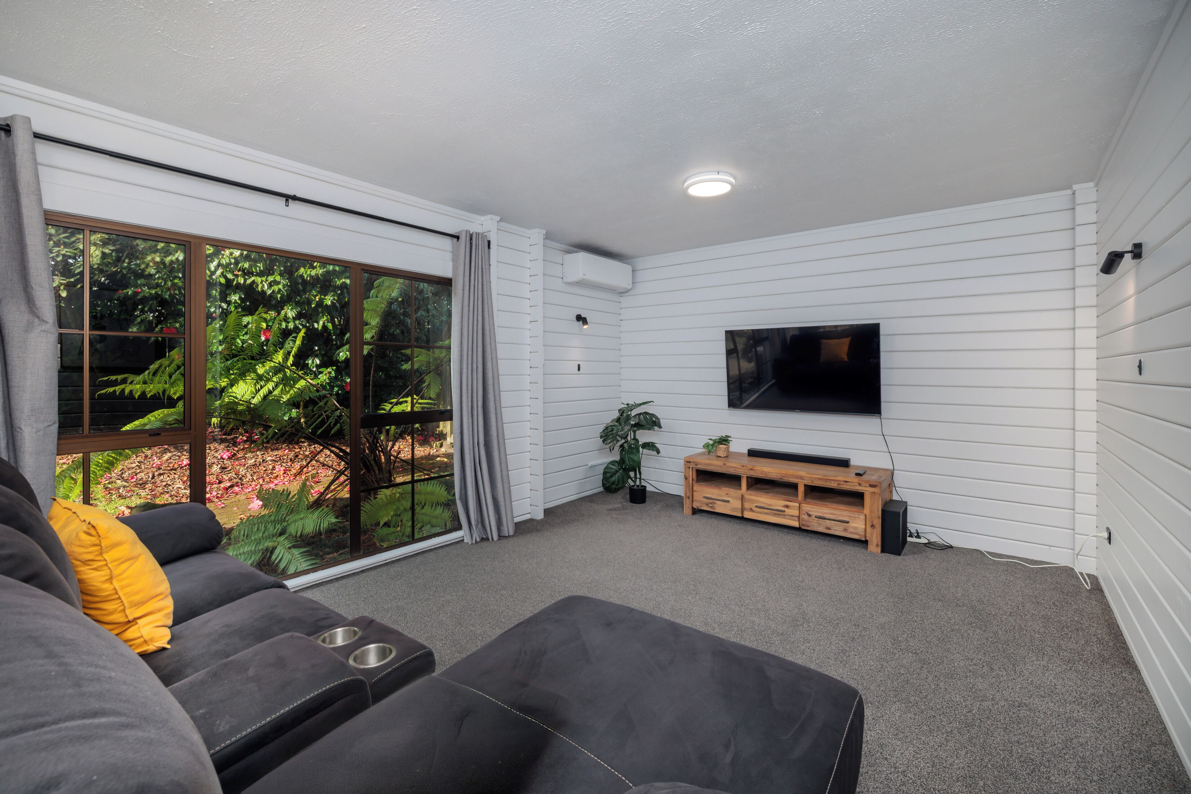 Hawkings Lodge - Kerikeri Holiday Home - Kerikeri
