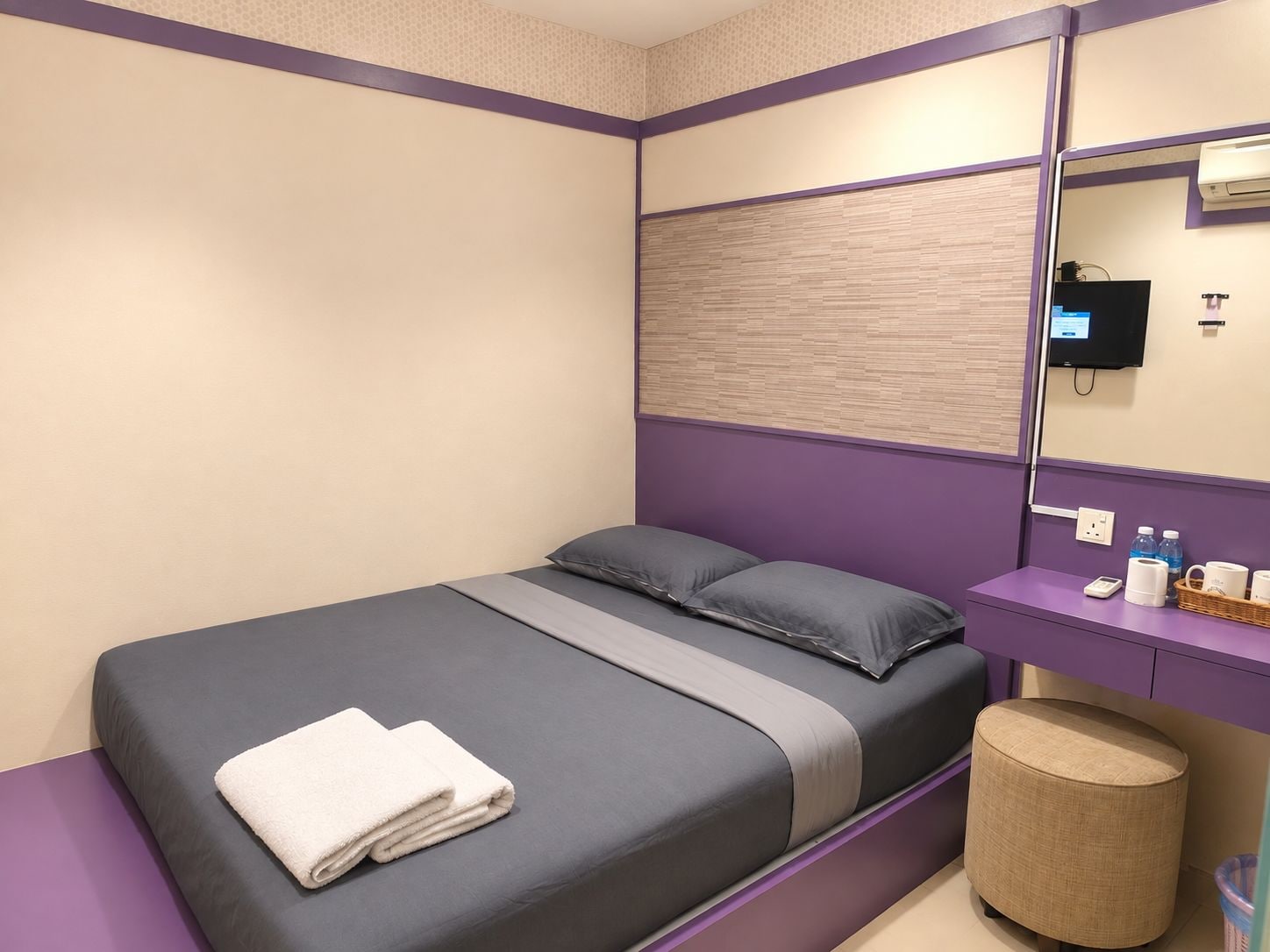 Quarto Duplo Básico | Wi-fi grátis, roupa de cama fornecida 