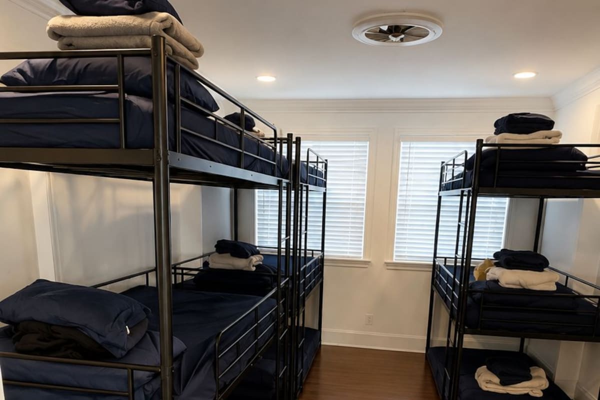 Quarto quádruplo | Roupas de cama premium, edredons de pluma