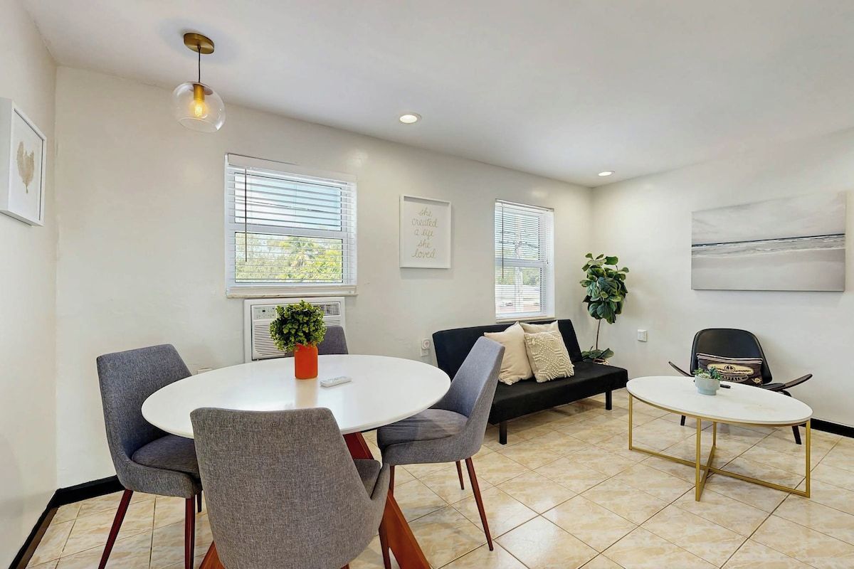 Adams Street Stunner, Unit 2 - Hollywood, FL