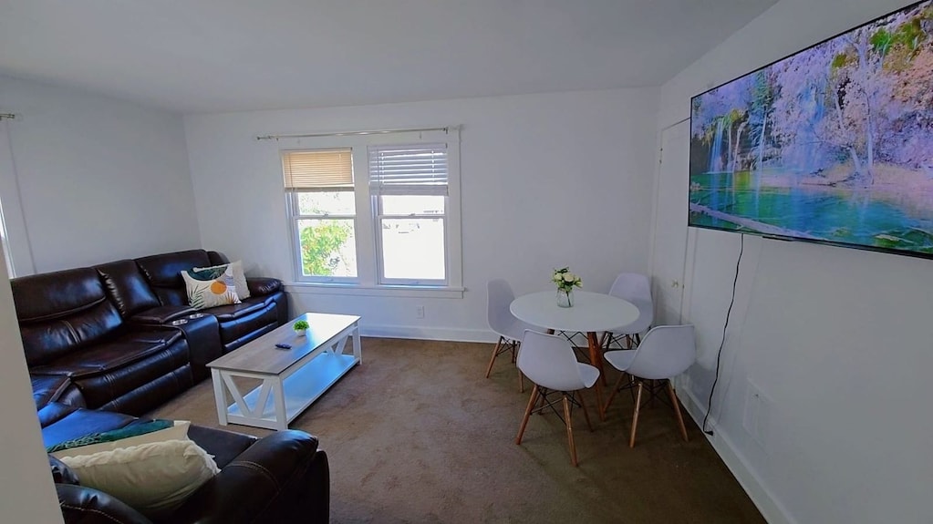 Central West Blvd 2bedroom Apartment Close To Hwy - Cleveland, OH