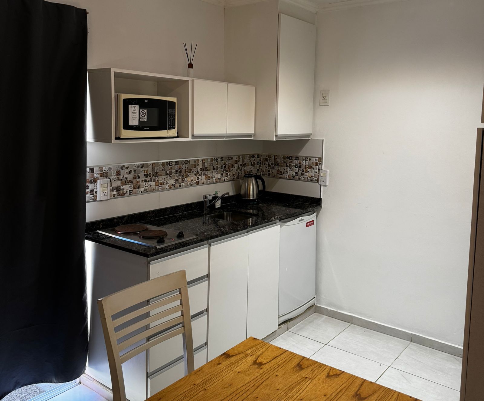 Estúdio | Cozinha privada | Minifrigorífico, um micro-ondas 