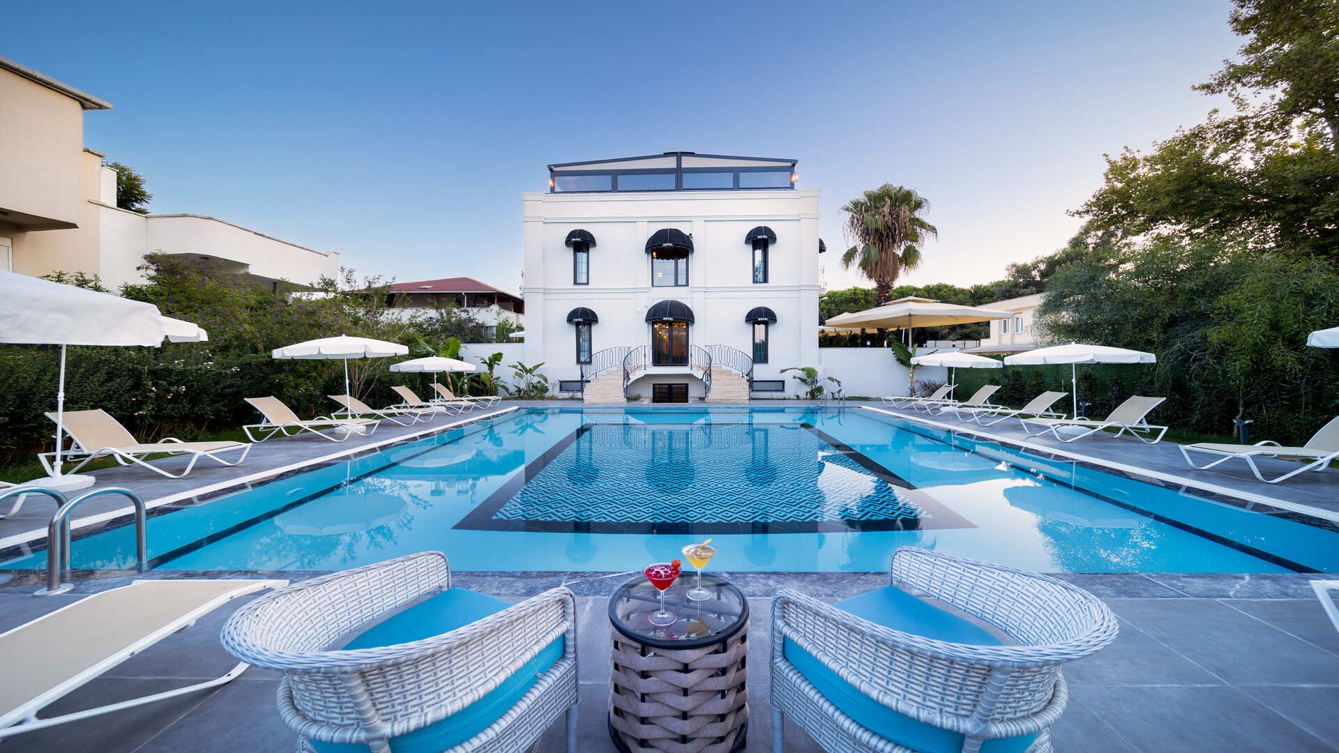 Piscina externa sazonal