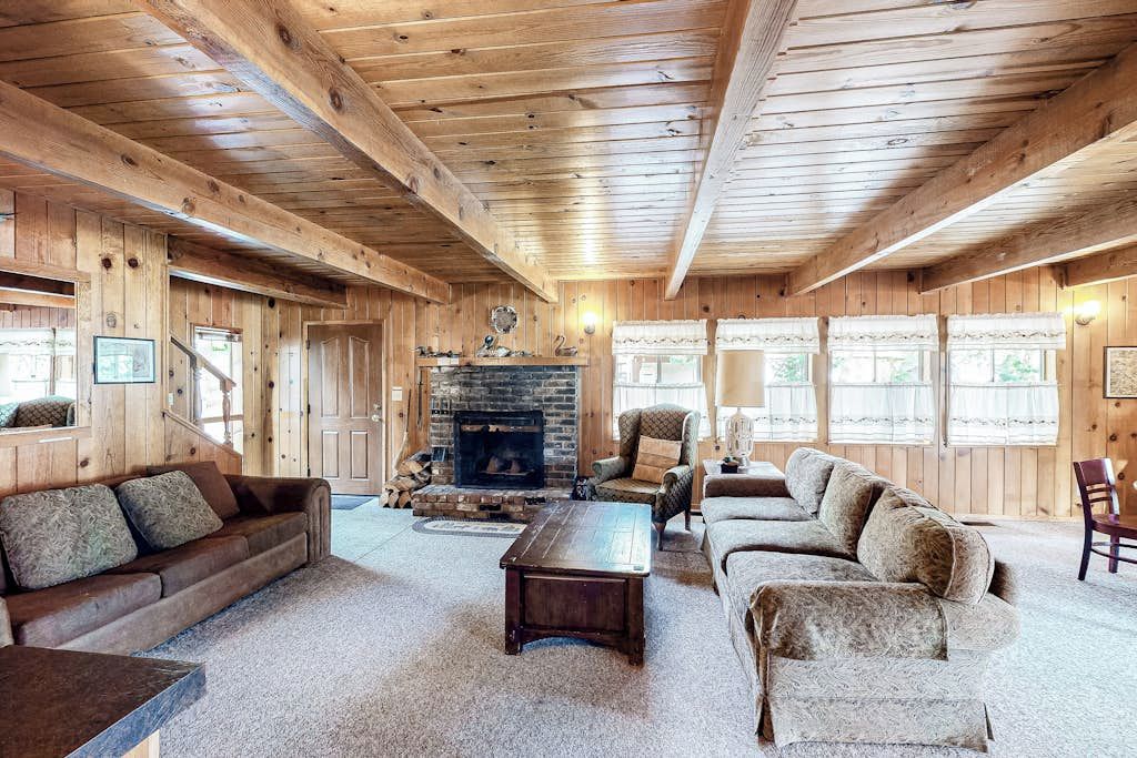 Lancaster Cabin - Bass Lake, Fireplace & Deck - Bass Lake, CA