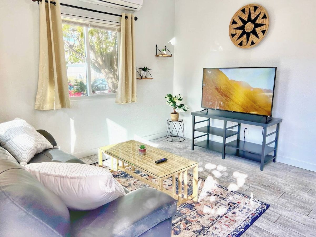 Modern Hideaway Near Downtown With Private Patio - El Cerrito - San Diego