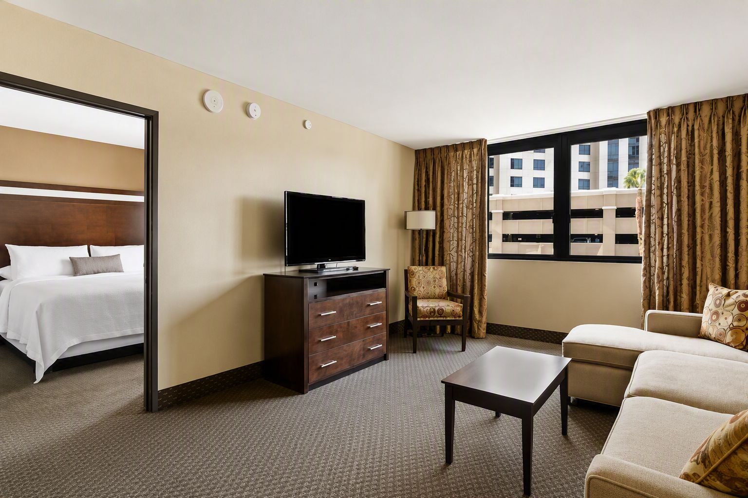 Experience Vegas In Comfort  1br Suite  No Resort Fees! - Las Vegas, NV
