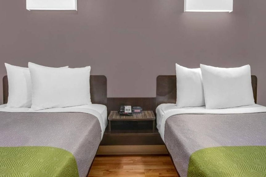 2 Full Beds | Non-smoking - Sandy Springs, GA