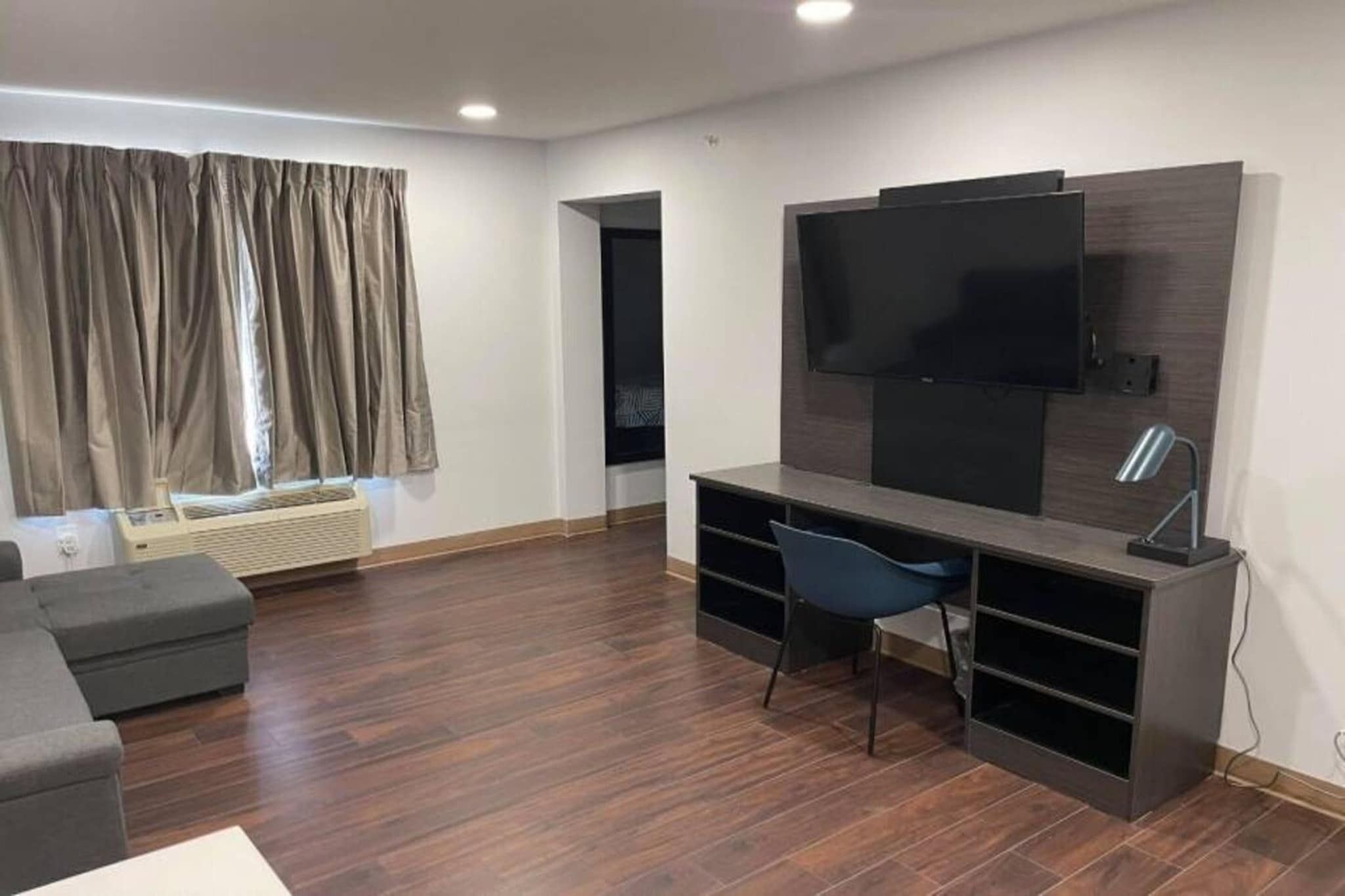 1 Queen Bed | Non-smoking, Sofa-bed - Peoria, IL