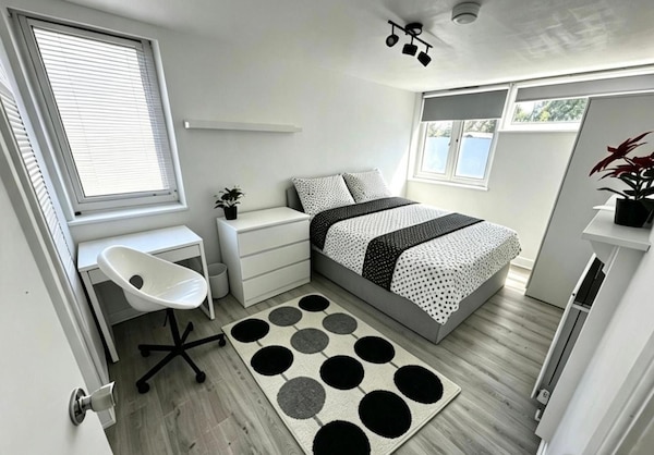 Foresthill 3-bed Home, Sleeps 5 With Parking - Londres
