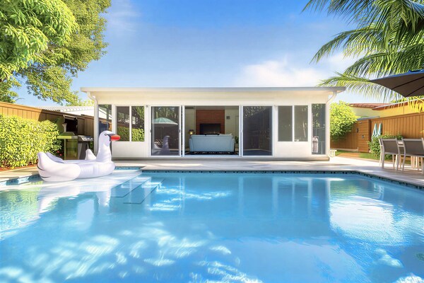 Casa Limon, Stunning Pool, 10 Mins To The Beach - Fort Lauderdale, FL