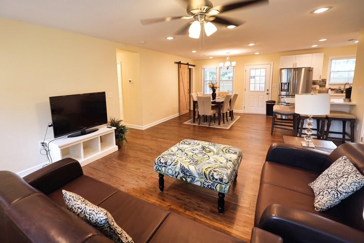 The Pullman Mod: Stylish 4br + Close To The Axn! - Summerville, SC
