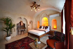 Quarto casal conforto, vista para o pátio | Cofres nos quartos, Wi-Fi de cortesia