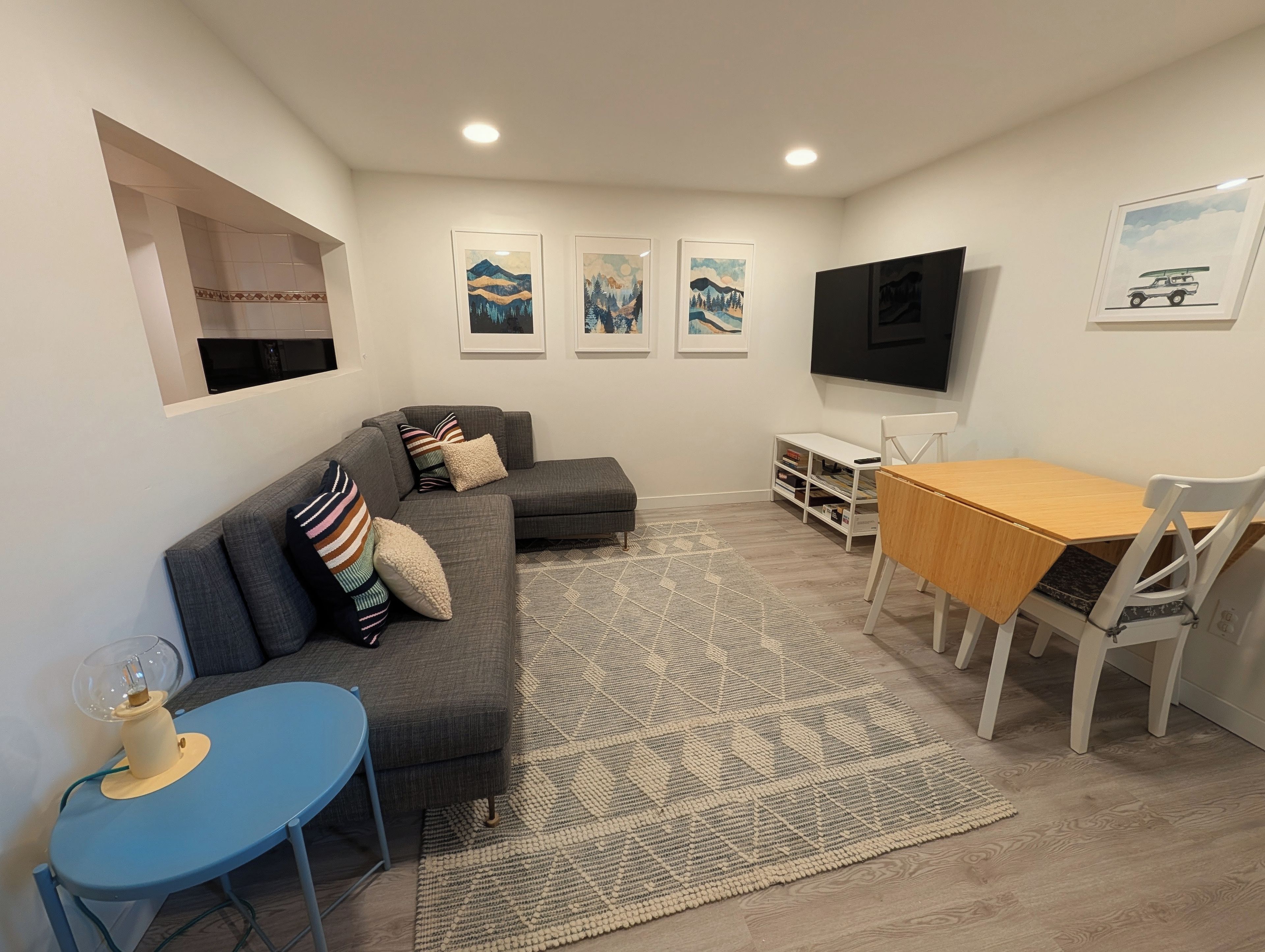 Sunrise Suites: 2-bedroom Suite With Ac, Hot Tub & Ev Charger In Vancouver - North Vancouver