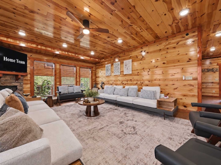 Sleeps 20 - Private Pool - Hot Tub - Game Room - Townsend, TN