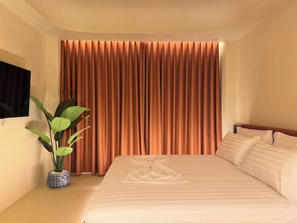 Luxuria Suites - Tirana