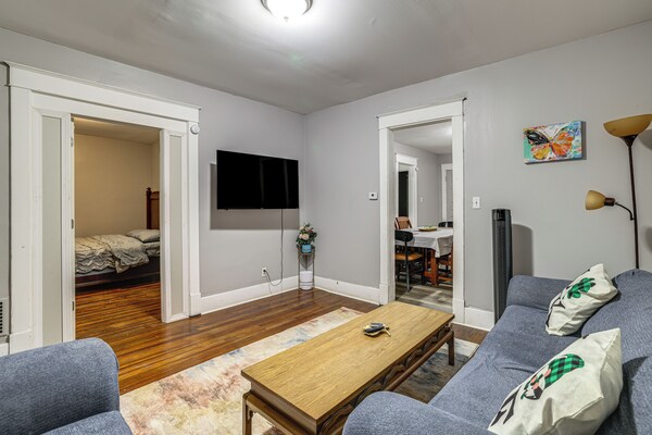 2 Mi To State Park! Cozy Apt Near Niagara Falls - Niagara Falls