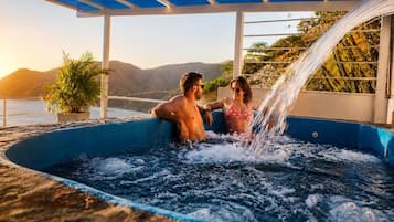 2 piscinas interiores, 2 piscinas exteriores