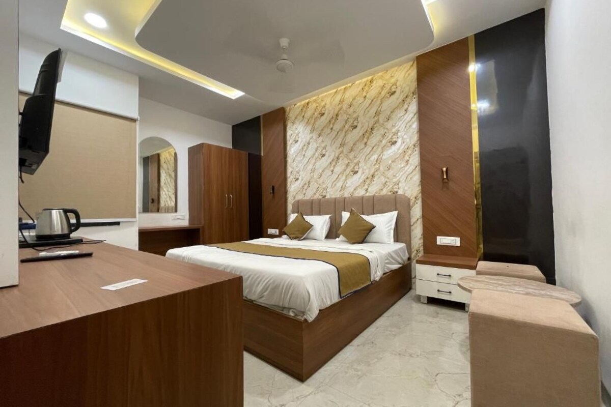 Quarto casal luxo | Escrivaninha, Wi-Fi de cortesia