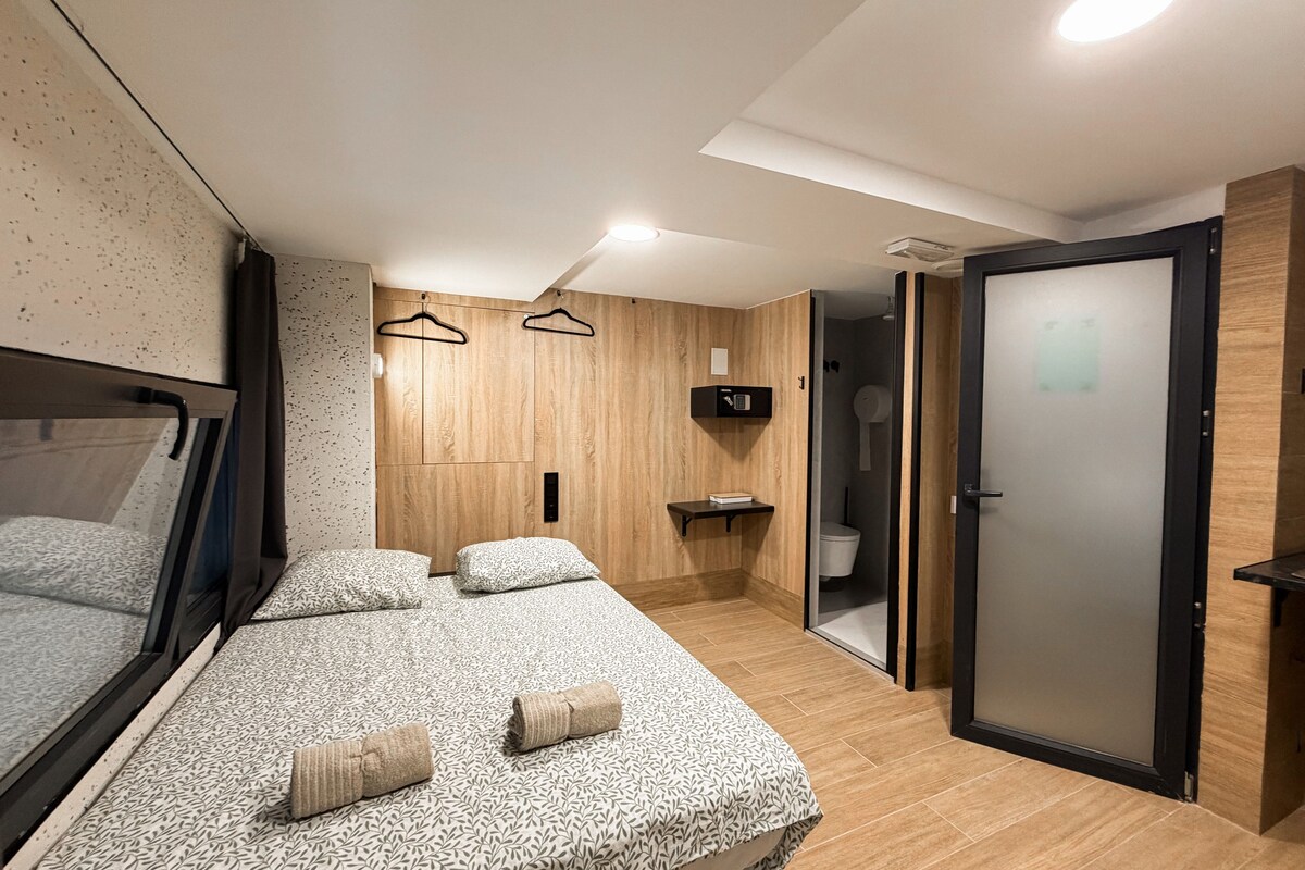 Quarto Duplo Comfort, 1 cama de casal, cozinha | Wi-fi grátis, roupa de cama fornecida 