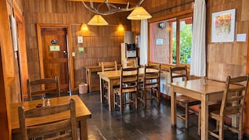 Casa, vista para a montanha | Restaurantes