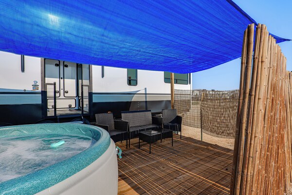Hot Tub, Picnic Area: Rv Stay In Carlsbad - Carlsbad, NM