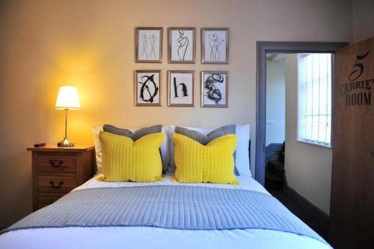 Quarto Duplo Standard, casa de banho anexa | Wi-fi grátis 