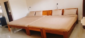 Quarto Quádruplo, vista para o jardim | Wi-fi grátis 