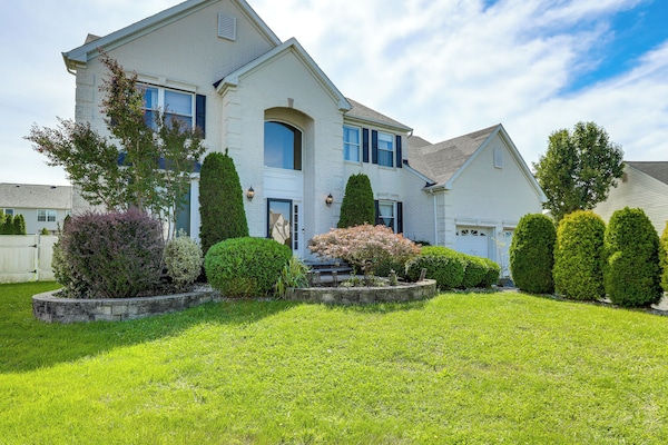 Spacious Group Getaway Near Grounds For Sculpture - Allentown, NJ