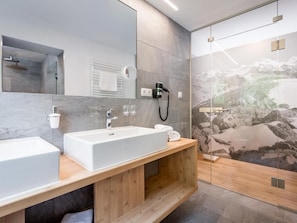 Apartamento Comfort, varanda, vista para a montanha | Casa de banho