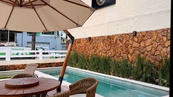 2 piscinas externas