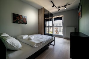 Apartamento, varanda | Ferro/tábua de engomar, Wi-fi grátis 