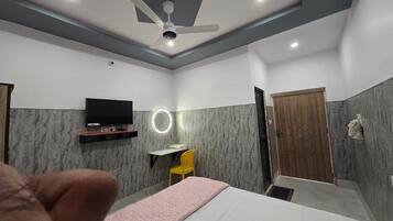 Quarto luxo | Escrivaninha, espaço de trabalho para notebook, Wi-Fi de cortesia