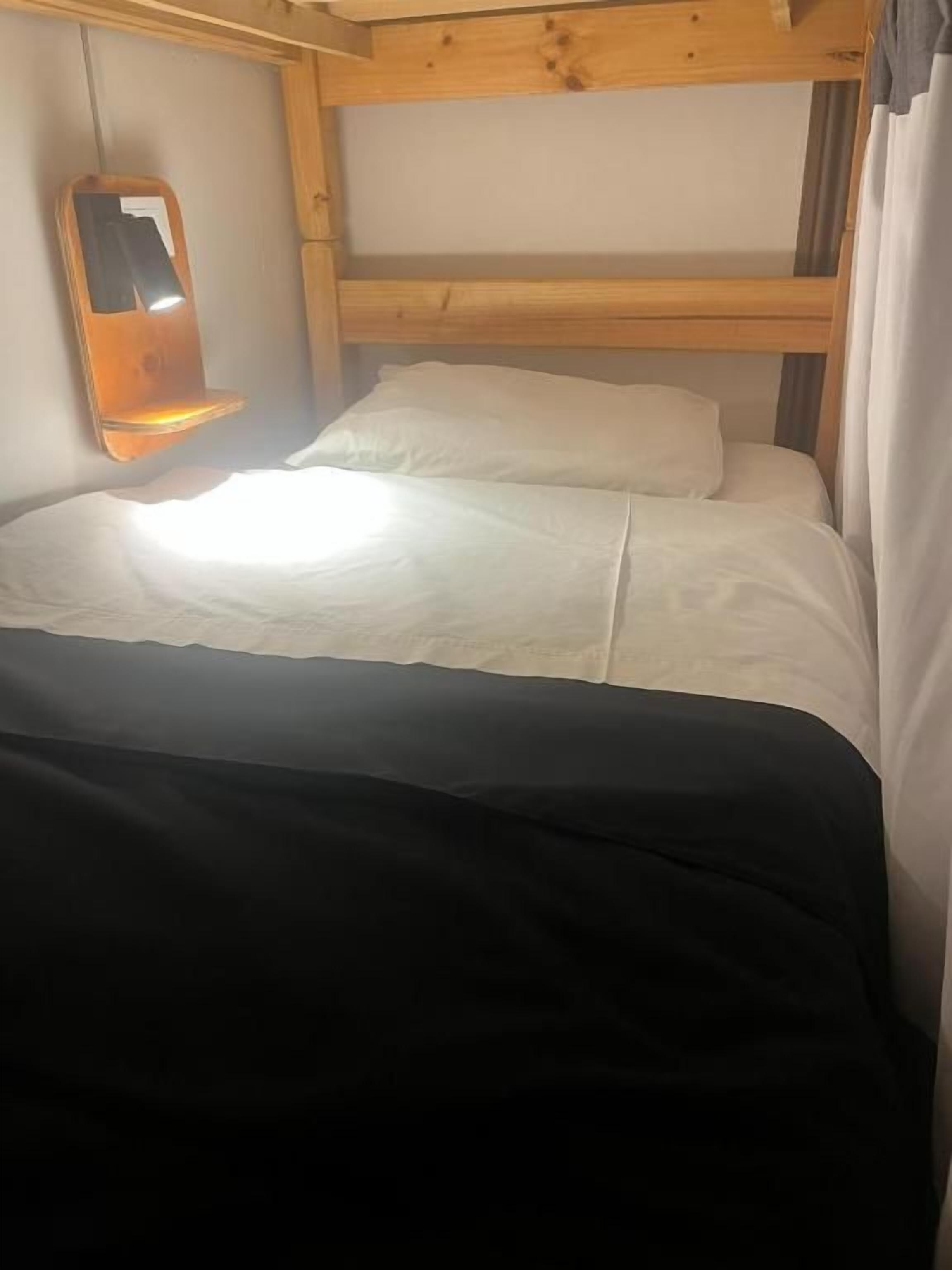 Cortinas/cortinados opacos, ferro/tábua de engomar, Wi-fi grátis 