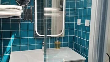 Apartamento, sacada, vista para a cidade | Banheiro