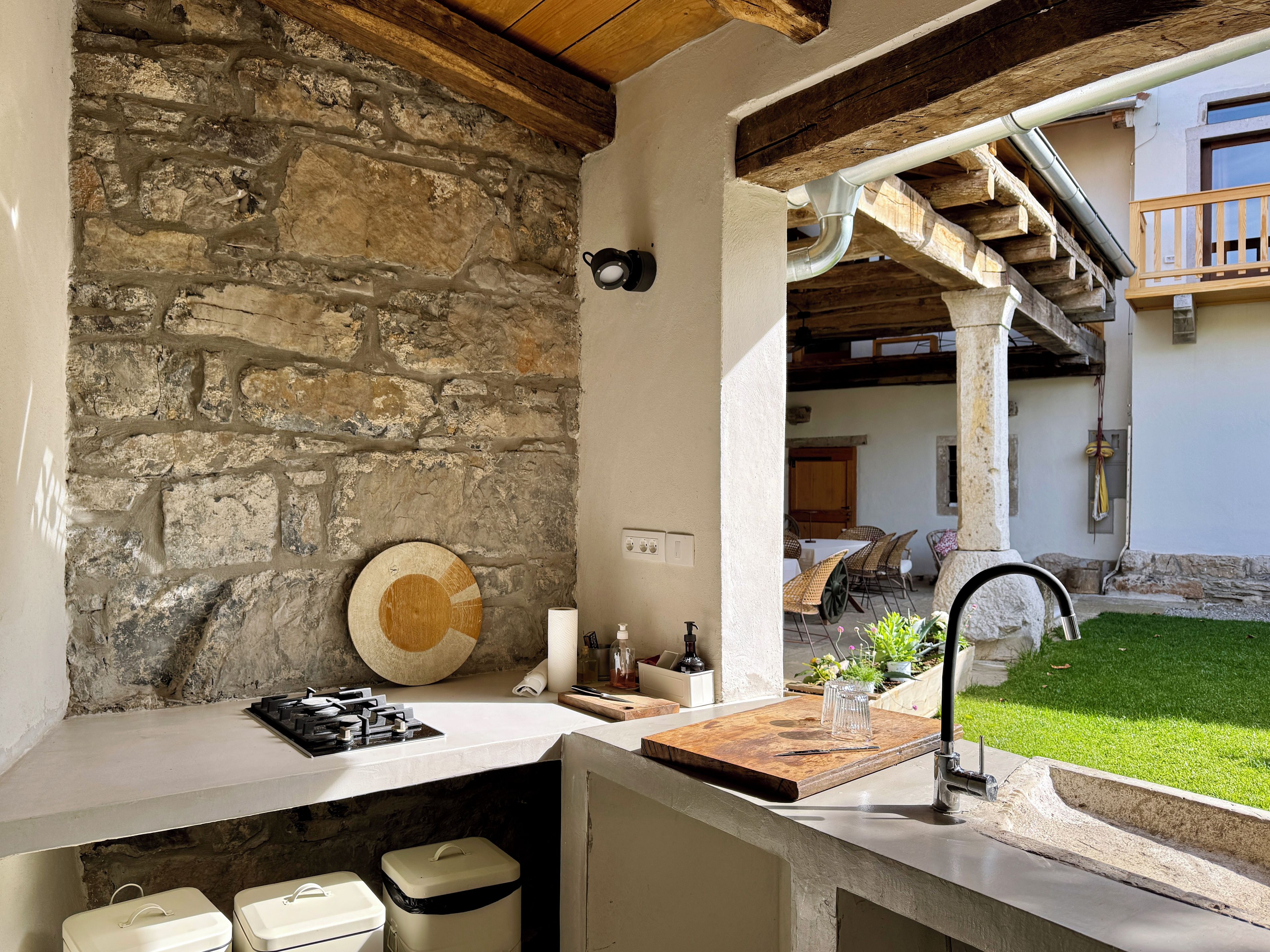 Vila tradicional, vista para o jardim | Cozinha privada