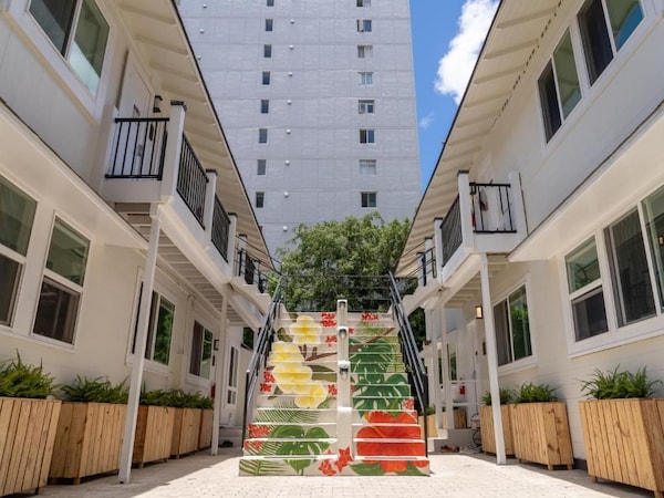 Seaside Womens Hostel Waikiki - Honolulu, HI
