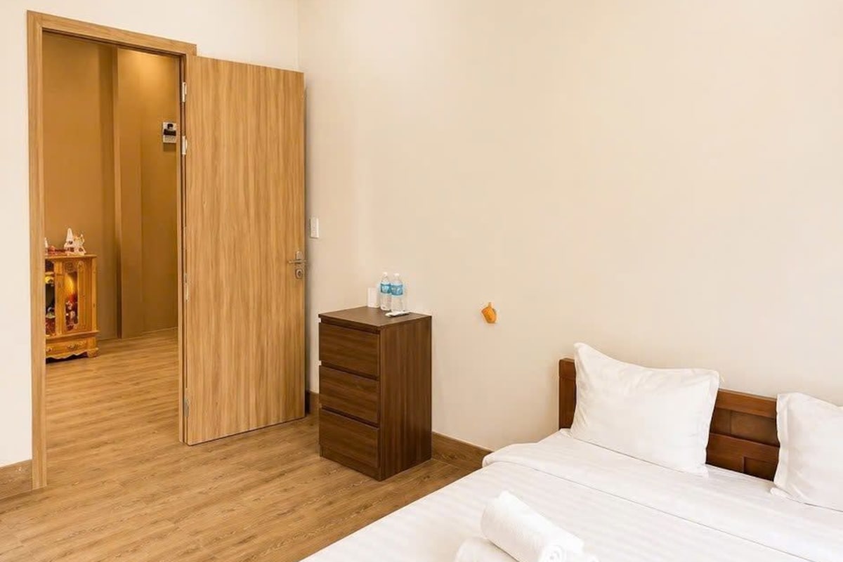 Quarto Duplo Económico, vista para o pátio | Secretária, Wi-fi grátis 