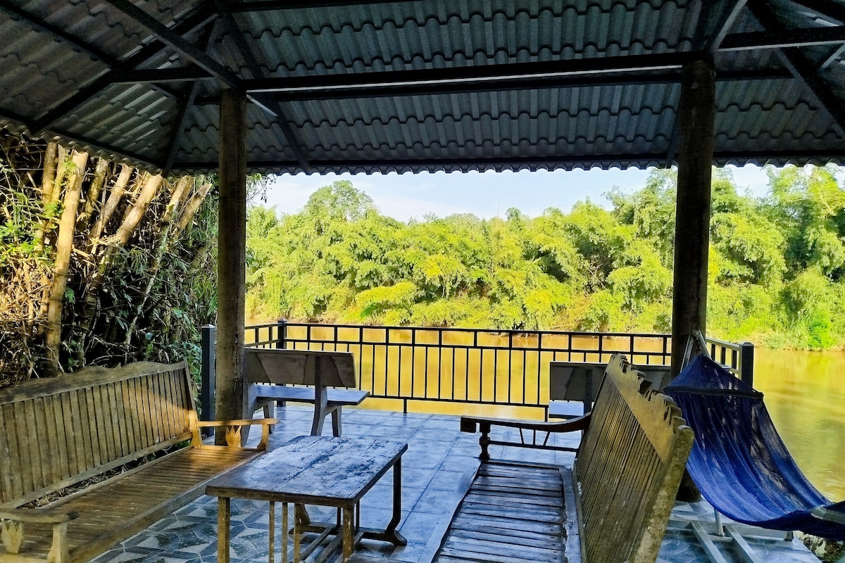 Quarto casal superior, varanda, vista para o rio | Terraço/pátio