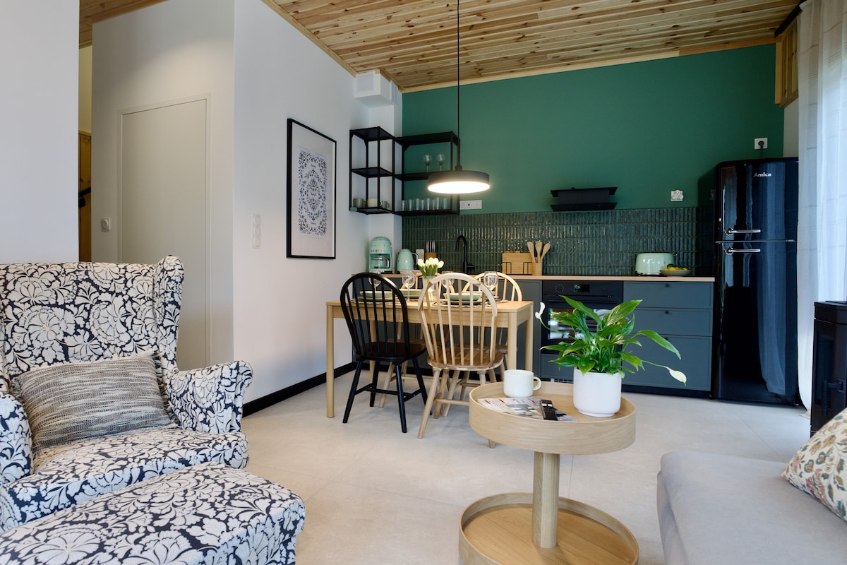 Apartamento (E2) | Área de estar | TV de tela plana 32 polegadas com canais digitais