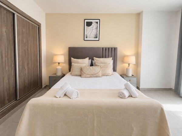 Spacieux 3 Chambres Boulevard Des Lions - Algeria