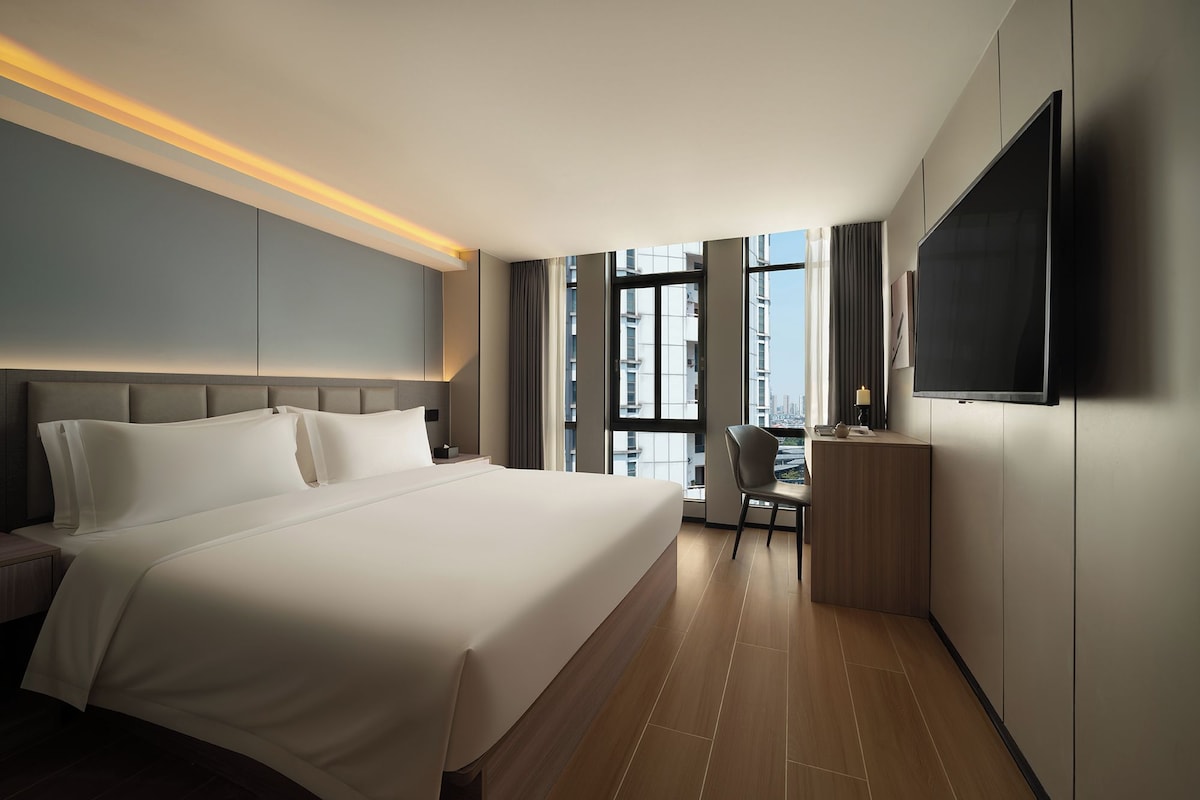 Quarto casal empresarial | Escrivaninha, Wi-Fi de cortesia