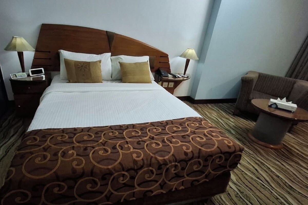 Suite Executiva | Secretária, Wi-fi grátis, roupa de cama fornecida 