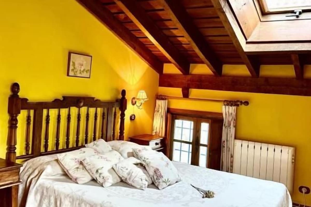 Apartamento luxo, sacada, vista para a cidade | Ferros/tábuas de passar roupa, Wi-Fi de cortesia