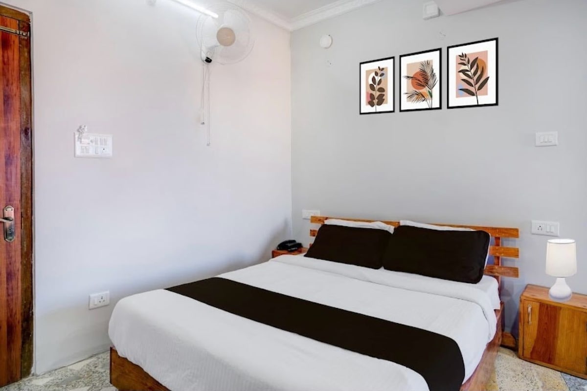 Secretária, Wi-fi grátis, roupa de cama fornecida 