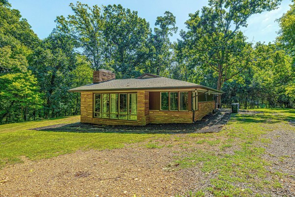 Serene Forest Hideaway In Heart Of Raleigh - Raleigh, NC